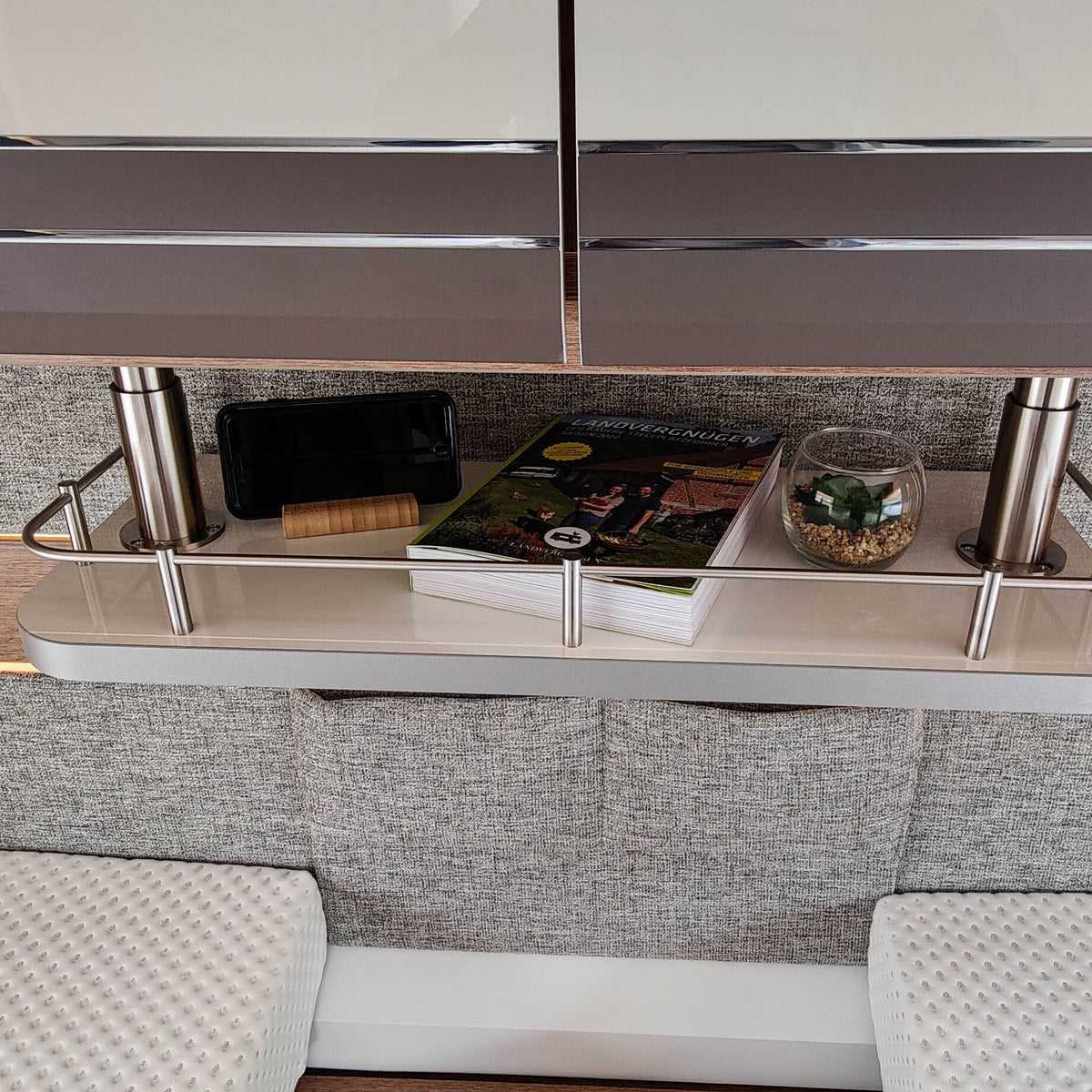 Universeel ophangrek voor caravans, campers en campers